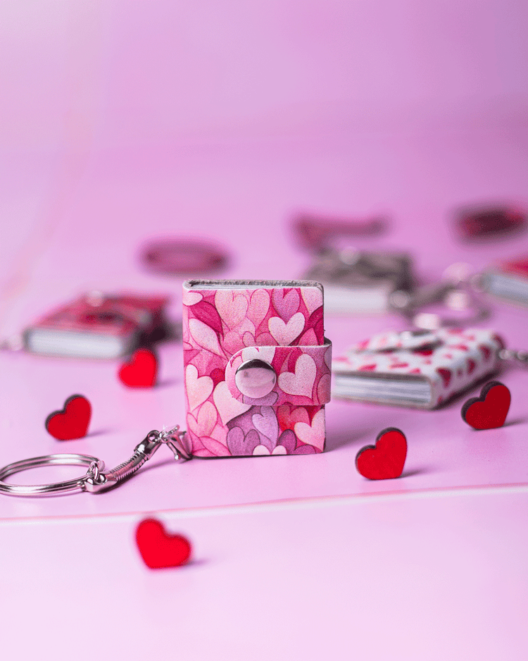 Bookeez - Stylish leather mini photo album keychains